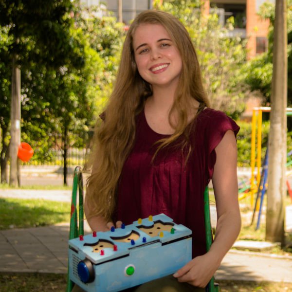 Stephanie Valencia | Innovators Under 35
